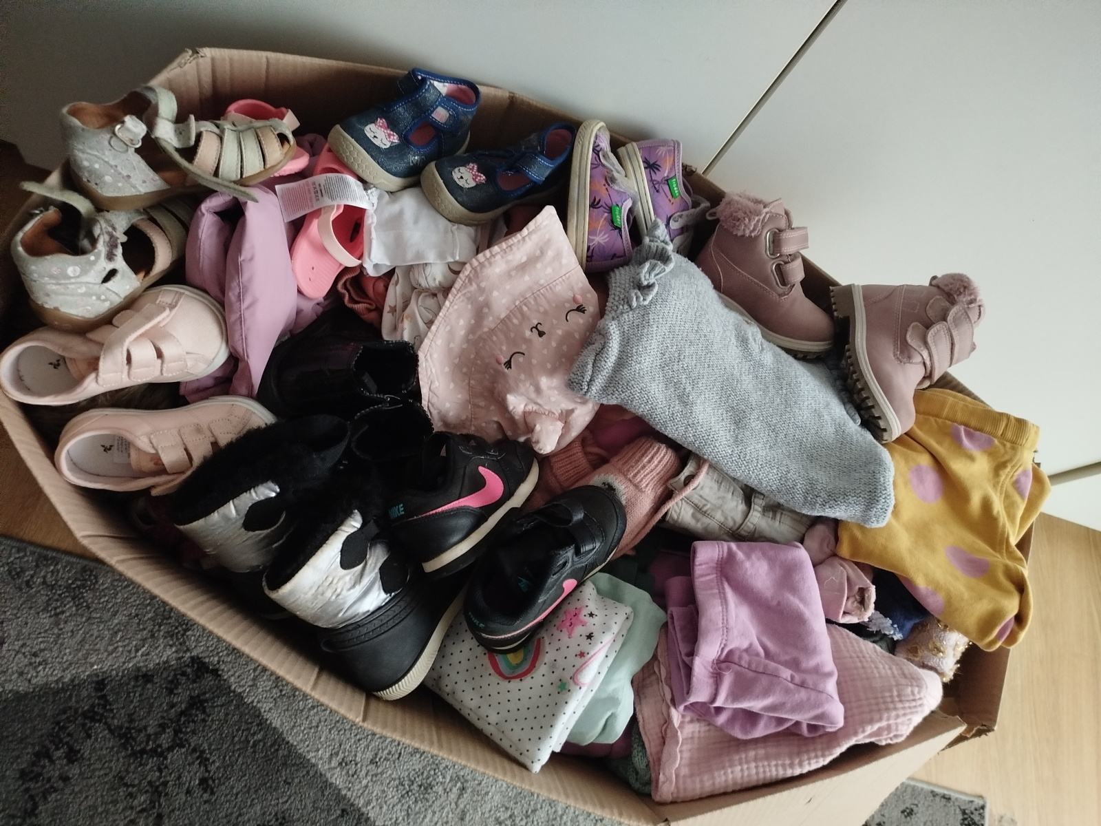 Dječja robica i obuća za curice od 1 do 2,5 godina