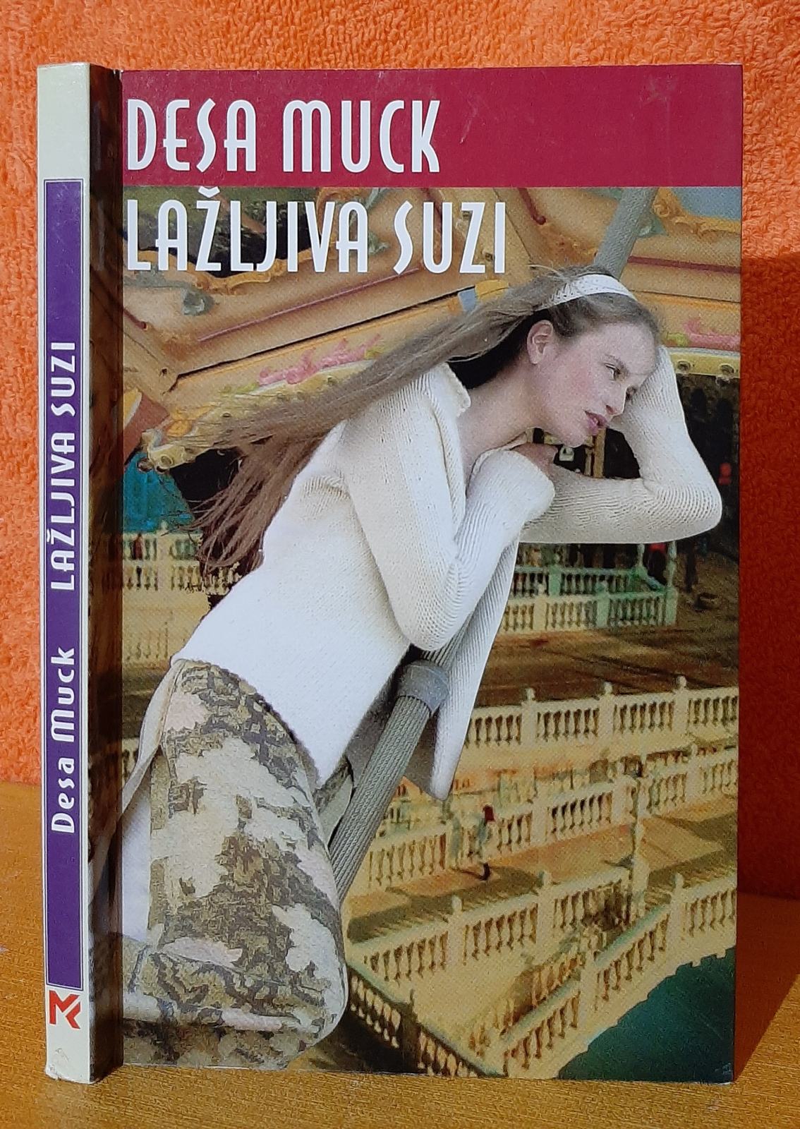 Lažljiva Suzi - Desa Muck