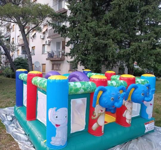 Napuhanac Slonić 4x4m Besplatna dostava!