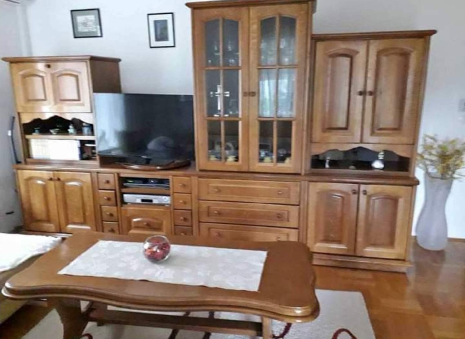 Hrastov regal, stolić i ormar