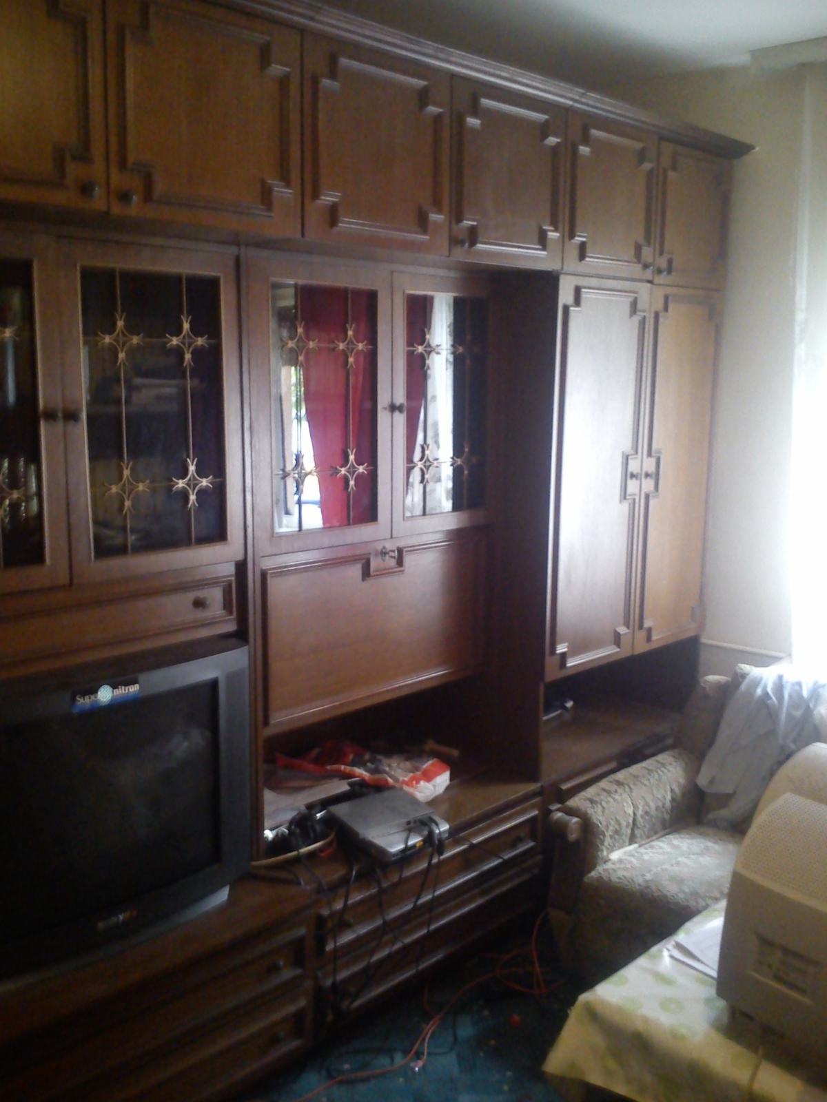 Masivni ormar od punog drva