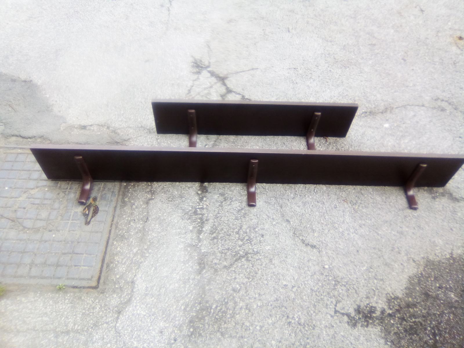 Police za zid (zidne police)