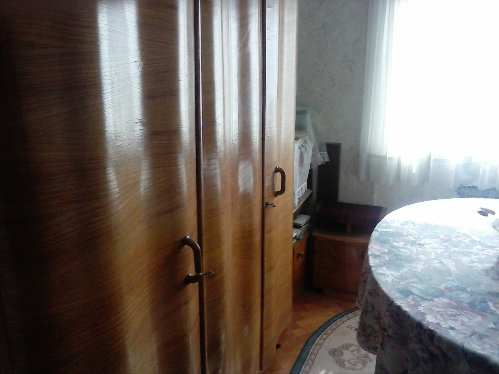 stilski ormari za dnevnu i spavaću sobu