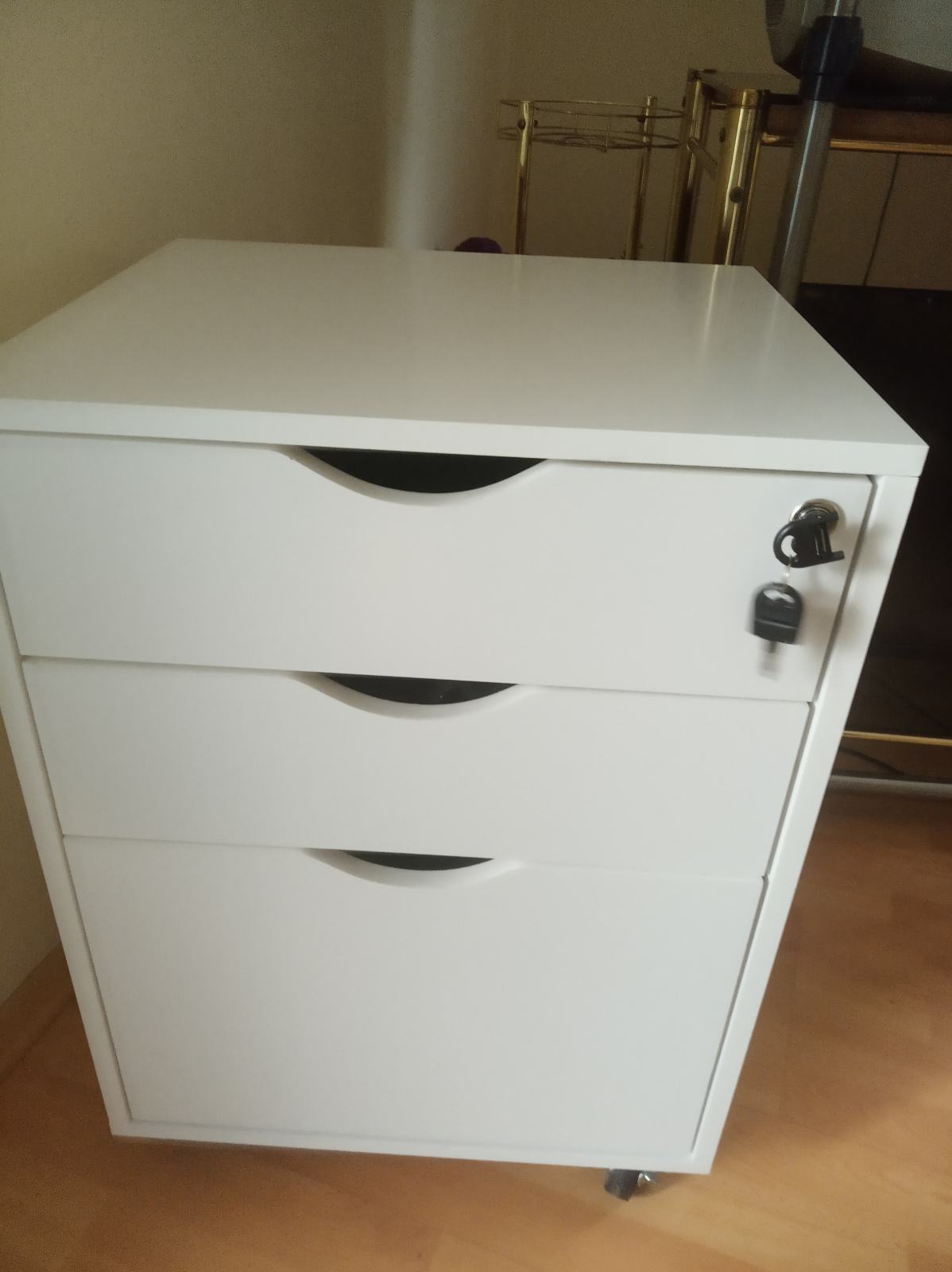 Ormarić novi, ladičar na kotačićima i na zaključavanje