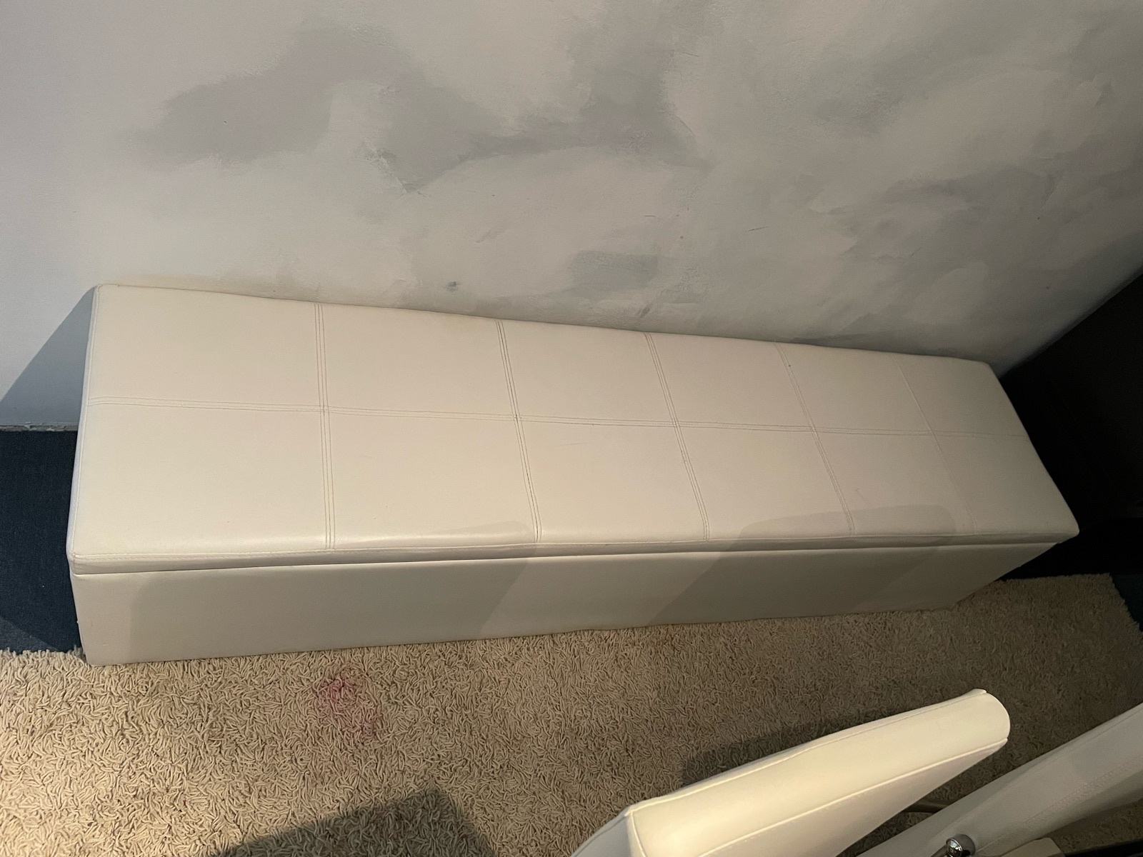 Tabure sa spremnikom