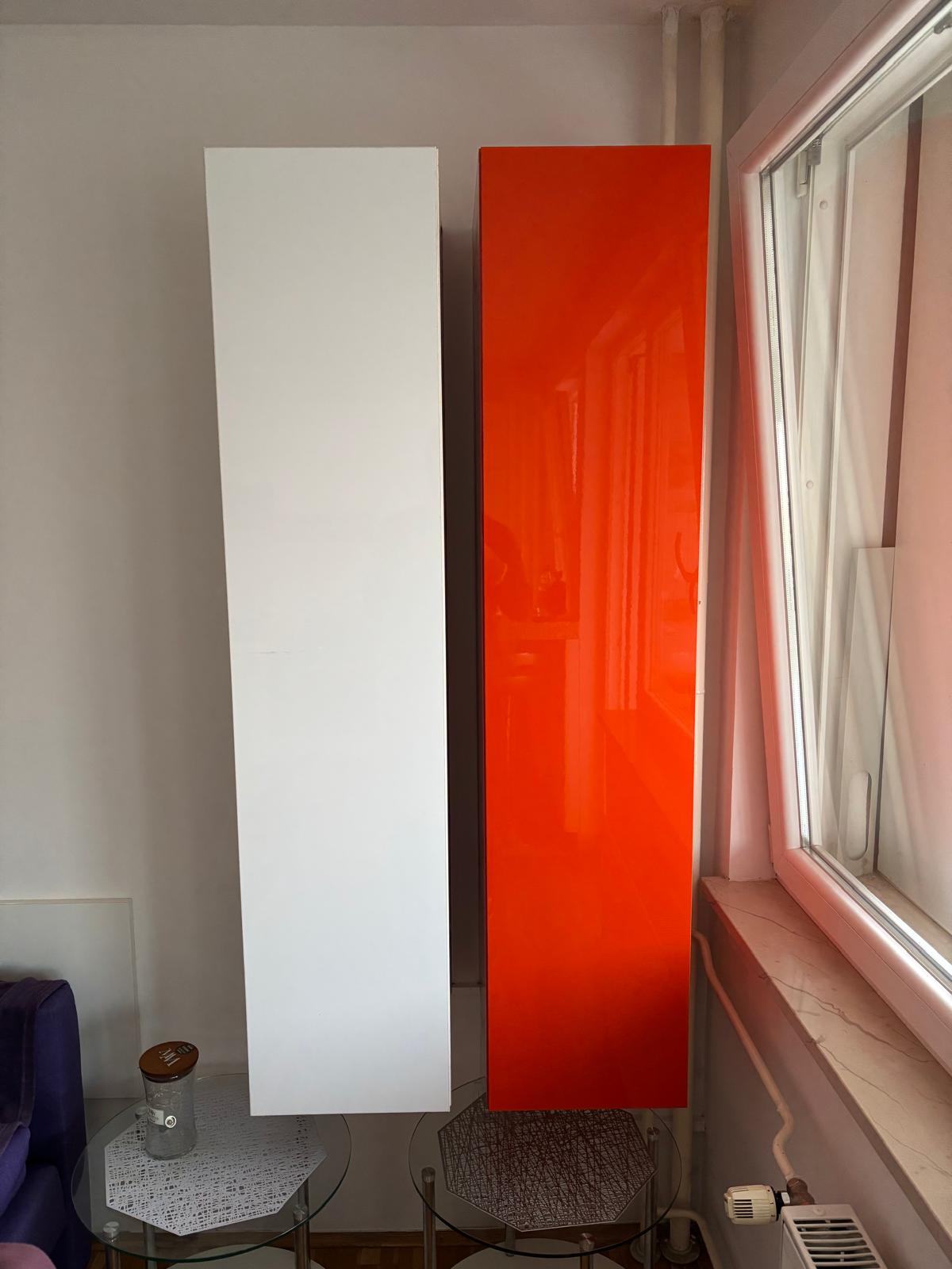 Viseći ormari visoki sjaj - bijeli i narančasti