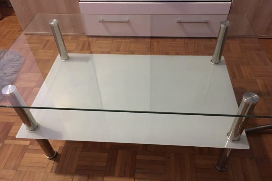 Stakleni stolić Lesnina