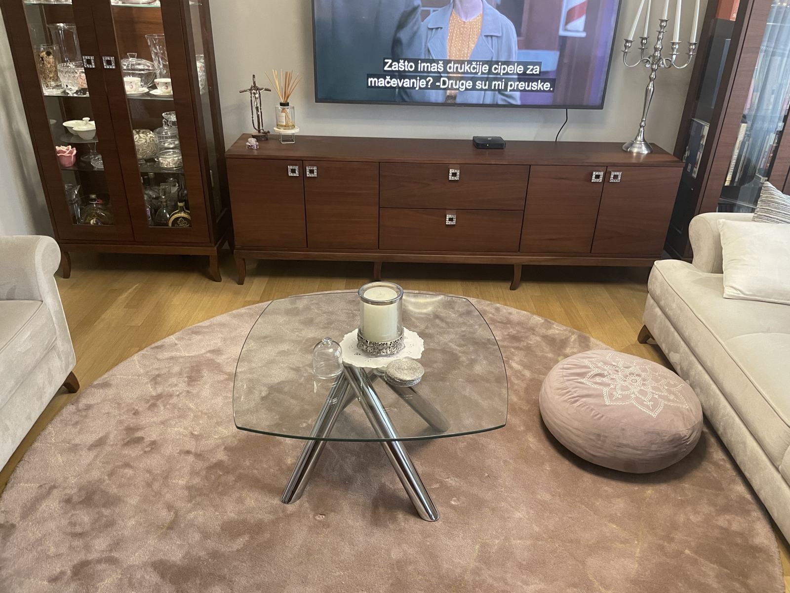 Stolić (stakleni) za dnevni boravak, kao nov, bez oštećenja