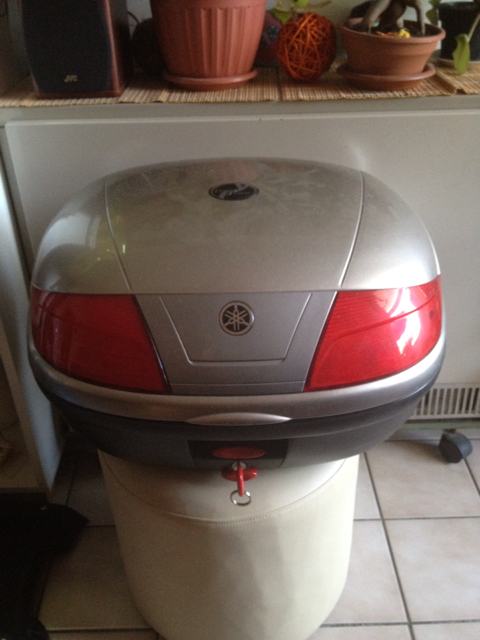 Kufer i nosač kufera za Yamahu Majesty