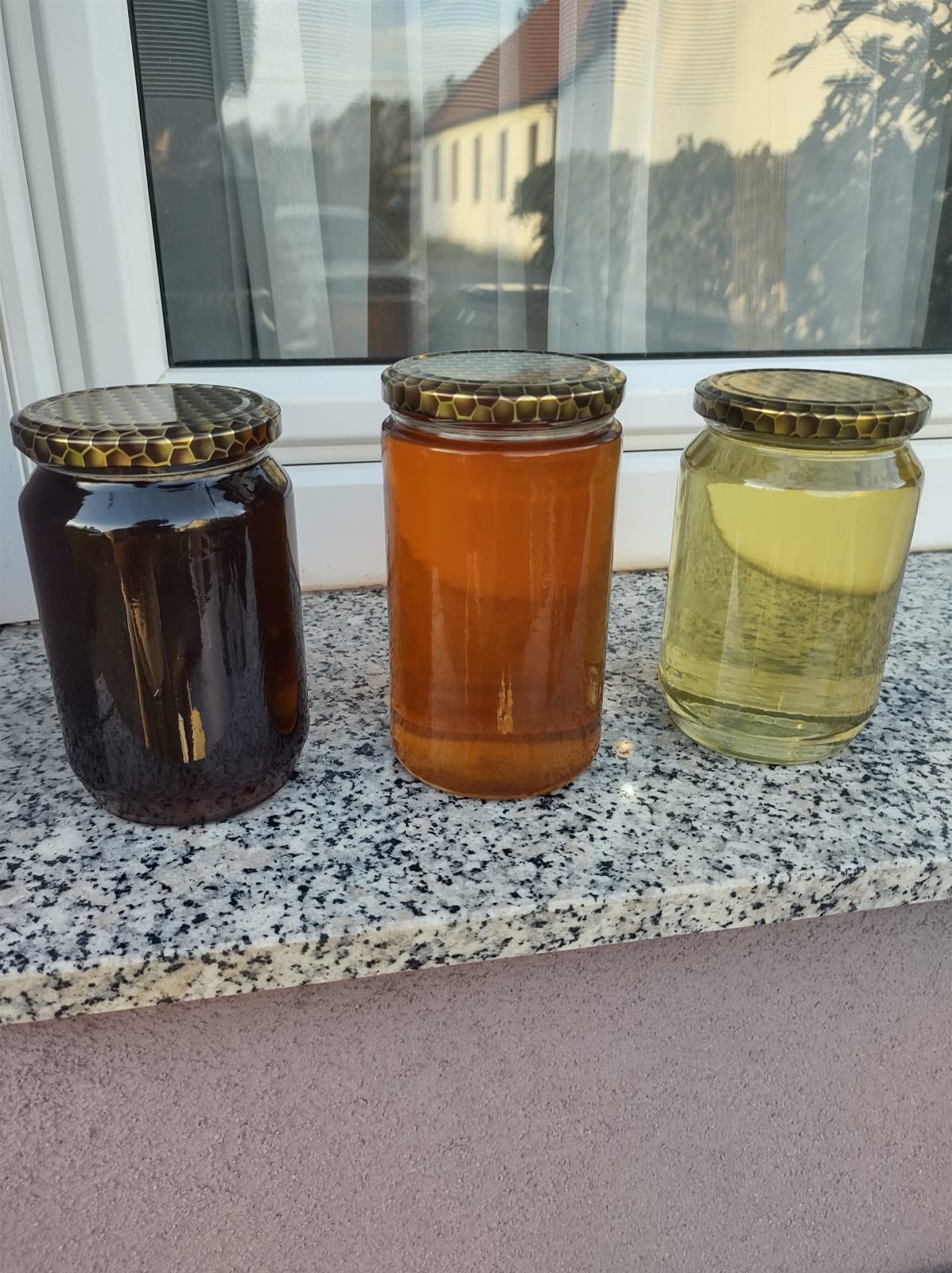 Cvjetni med 5 €/kg