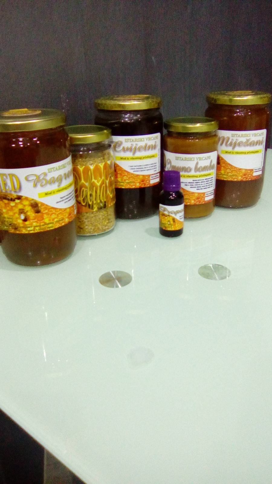 ISTARSKI VRCANI MED i pcelinji proizvodi