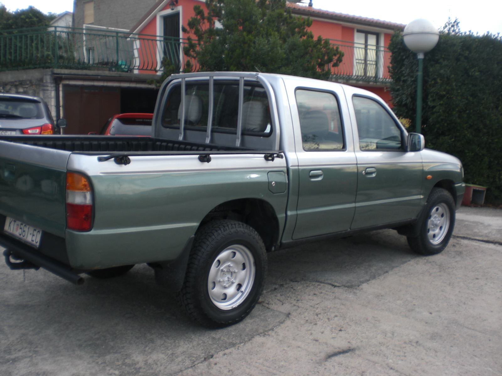 MAZDA B2500 4X4, 2001 god.