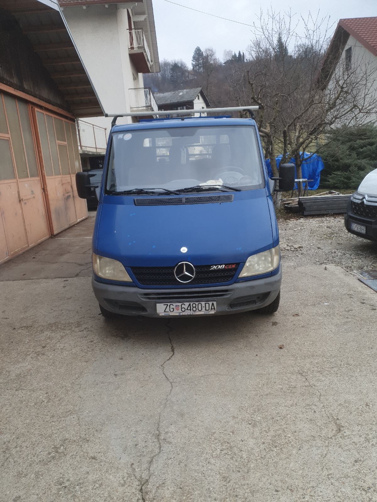 Mecedes sprinter 208 cdi doha, 2003 god.