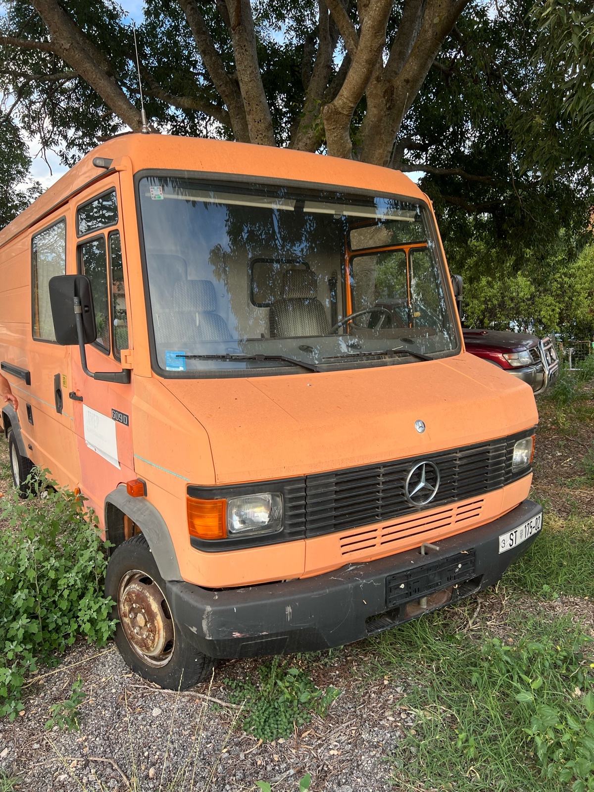 Mercedes 609, 2000 god.