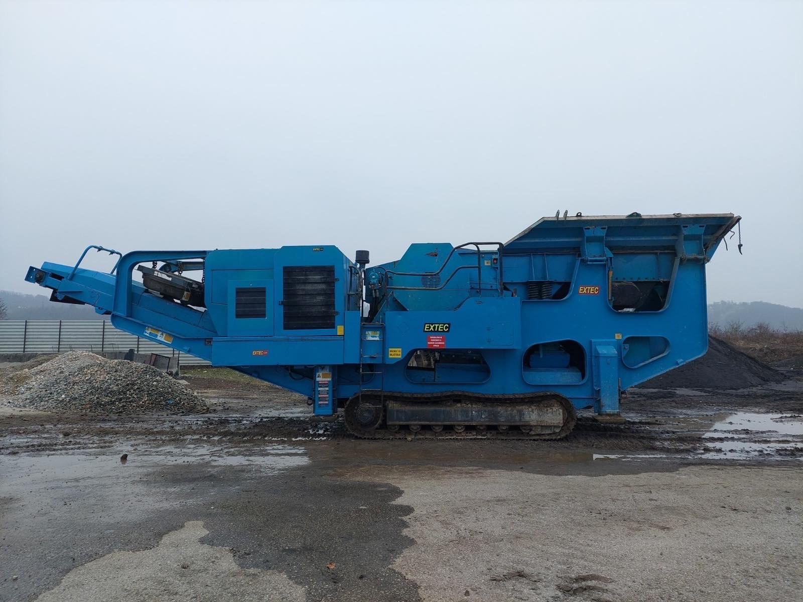 Čeljusna drobilica s novim čeljustima EXTEC C10