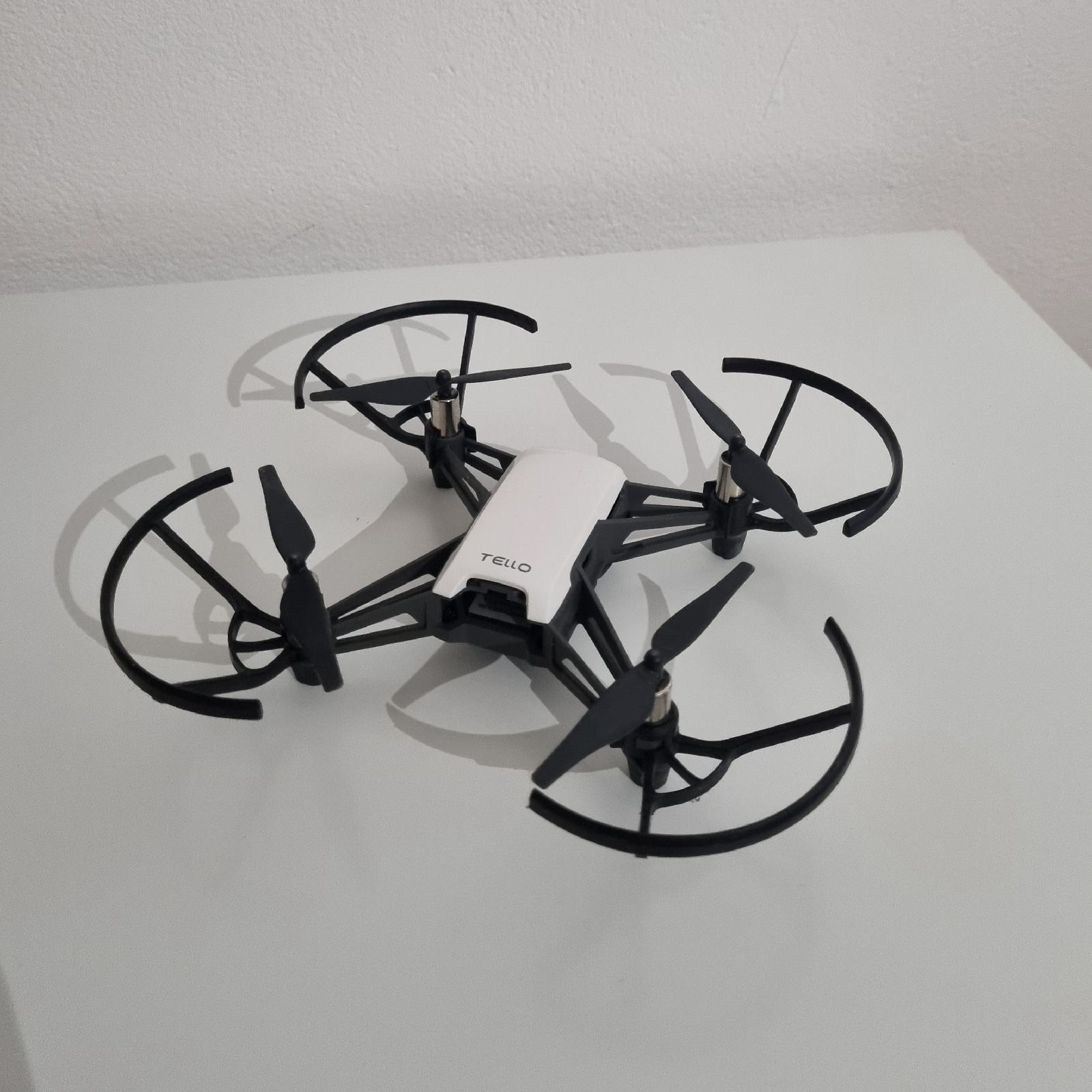 DJI Ryze Tello dron