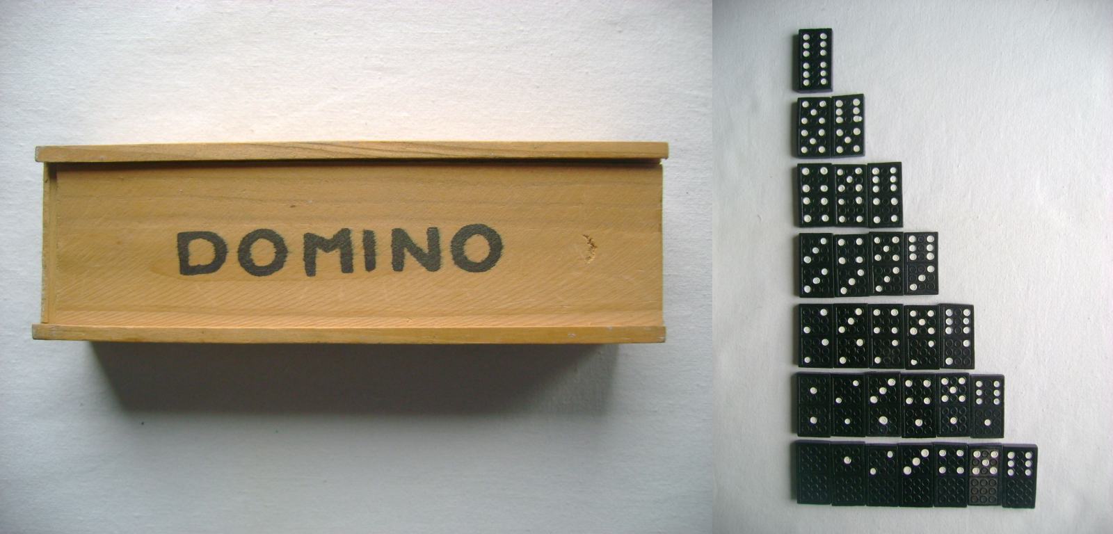 Domino - stara igra - drvene pločice