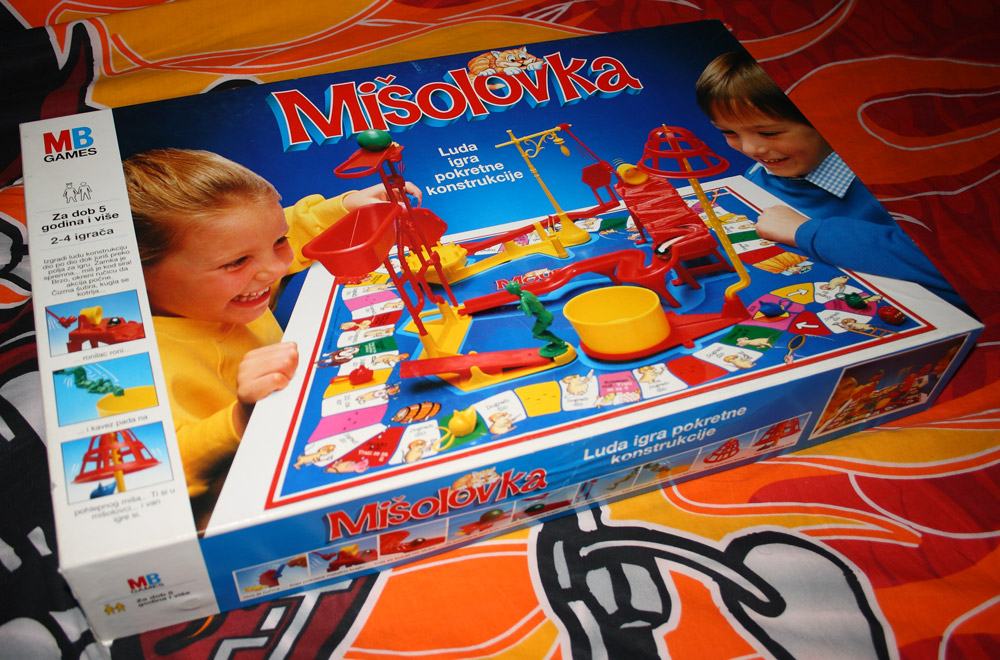 Društvena igra Mišolovka - MB GAME - ZA DOB OD 5 GODINA NADALJE