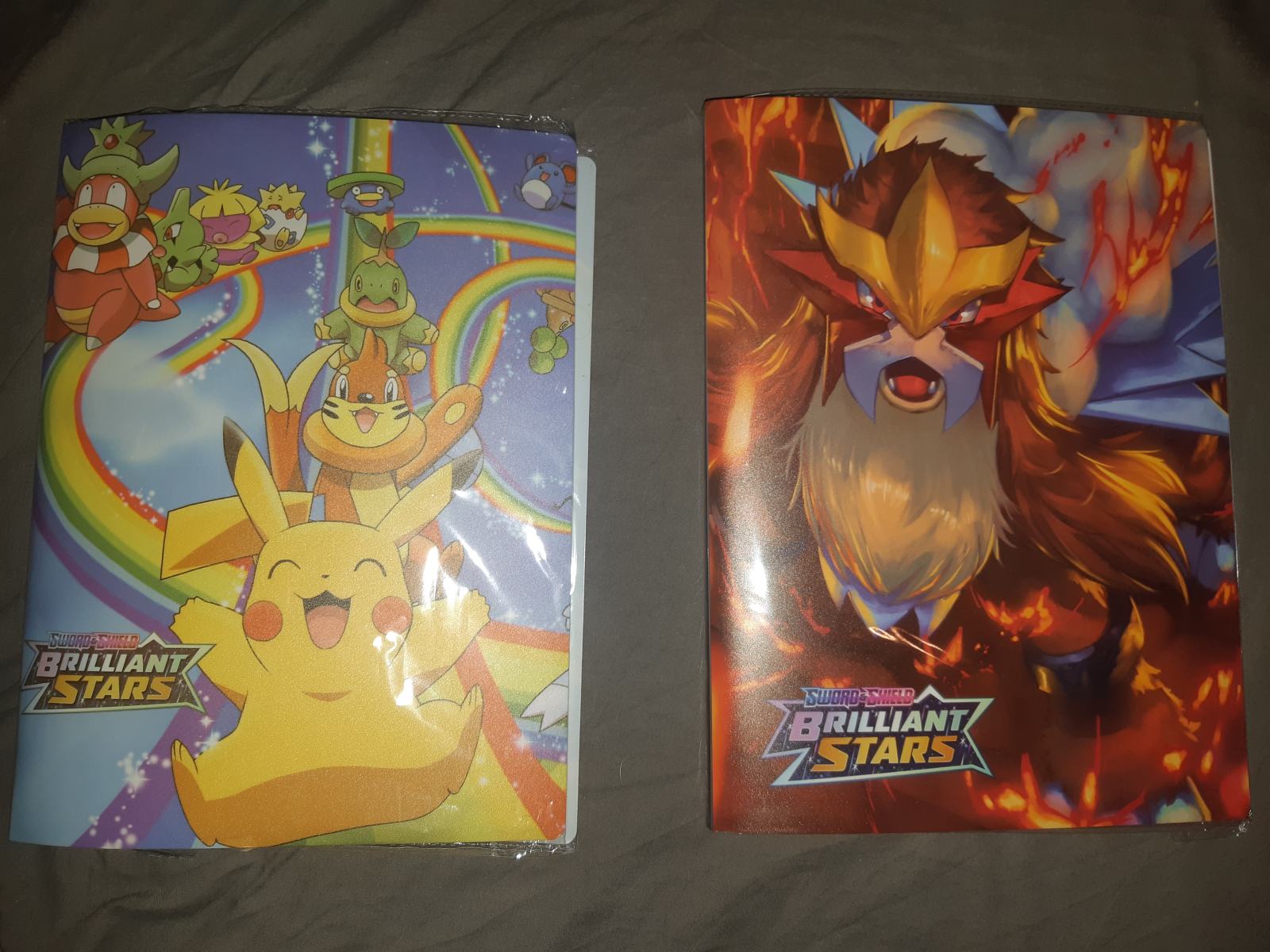 Pokemon Binder...540 karata