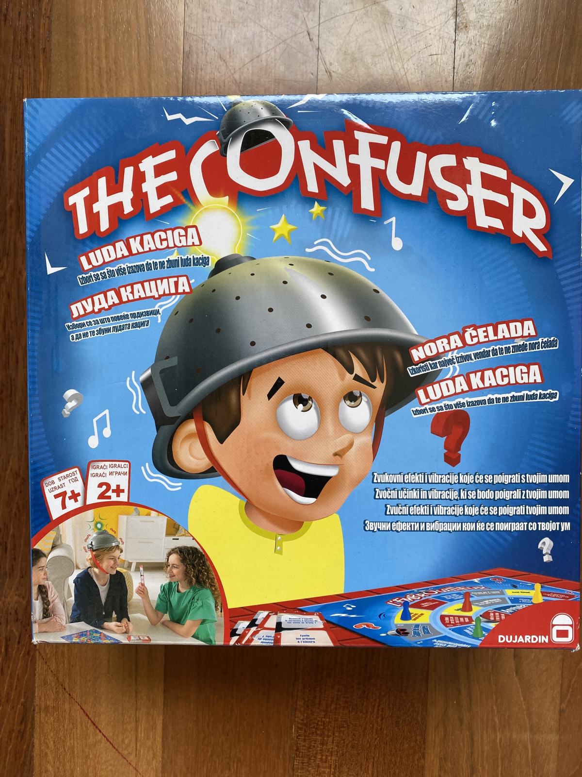 The confuser, Luda kaciga društvena igra