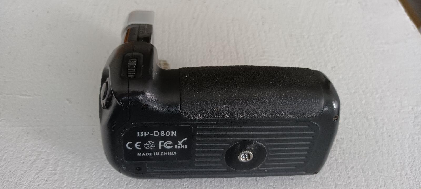 Battery grip za Nikon D90