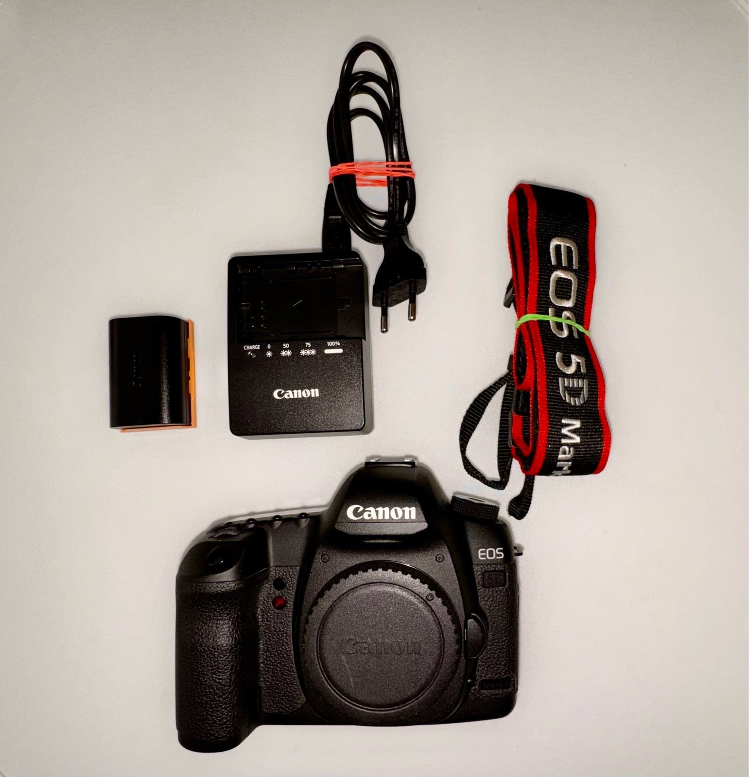 Canon 5D Mark II + originalni Canon Battery Grip BG-E6