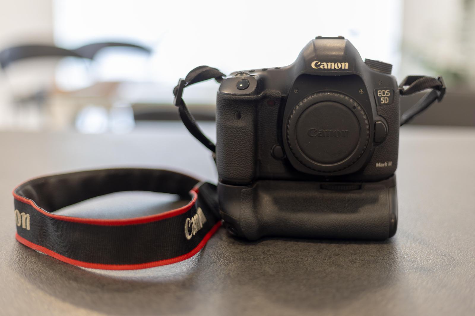 Canon 5D Mark III + Battery grip