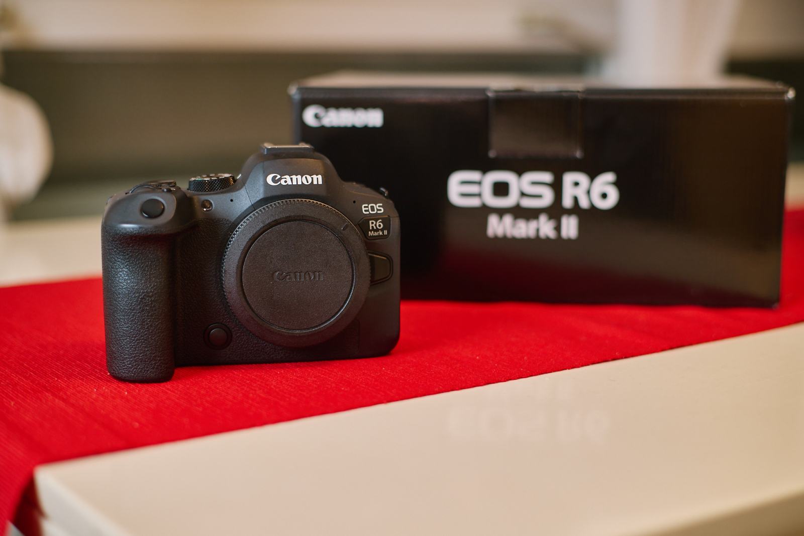 Canon EOS R6 mark II mirrorless fotoaparat