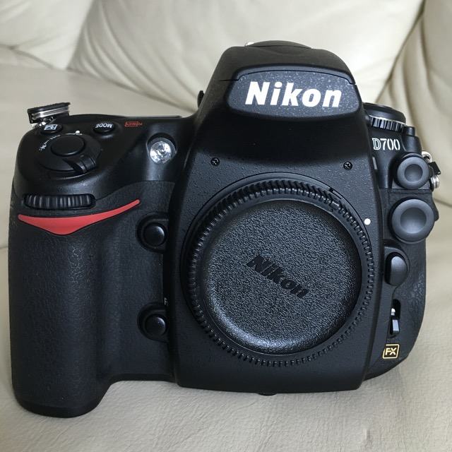 Nikon d700 + battery grip +cf kartica