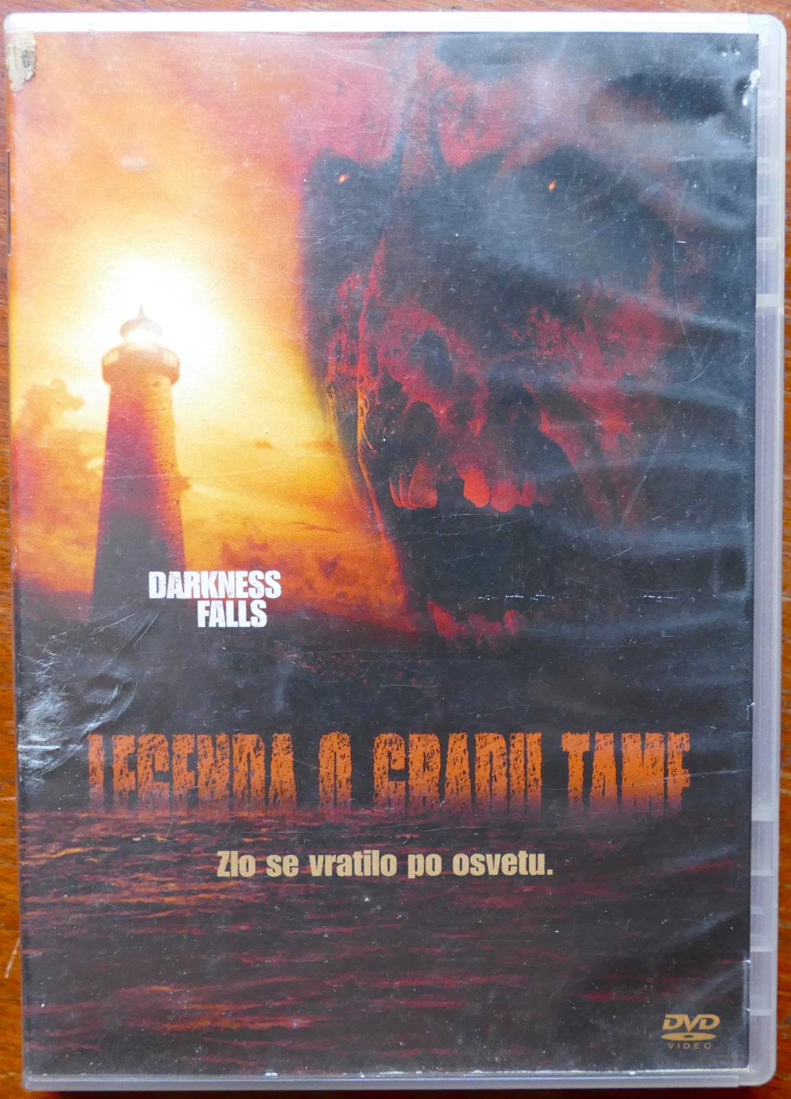 Darkness falls / Legenda o gradu tame