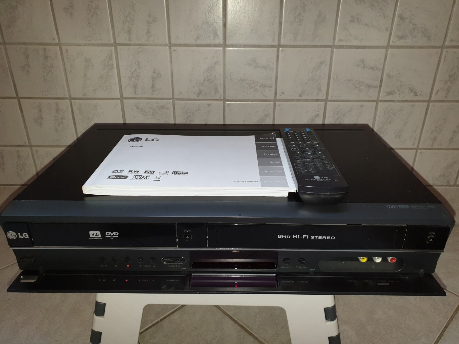 LG DVD / VHS Player - Recorder COMBO RC388
