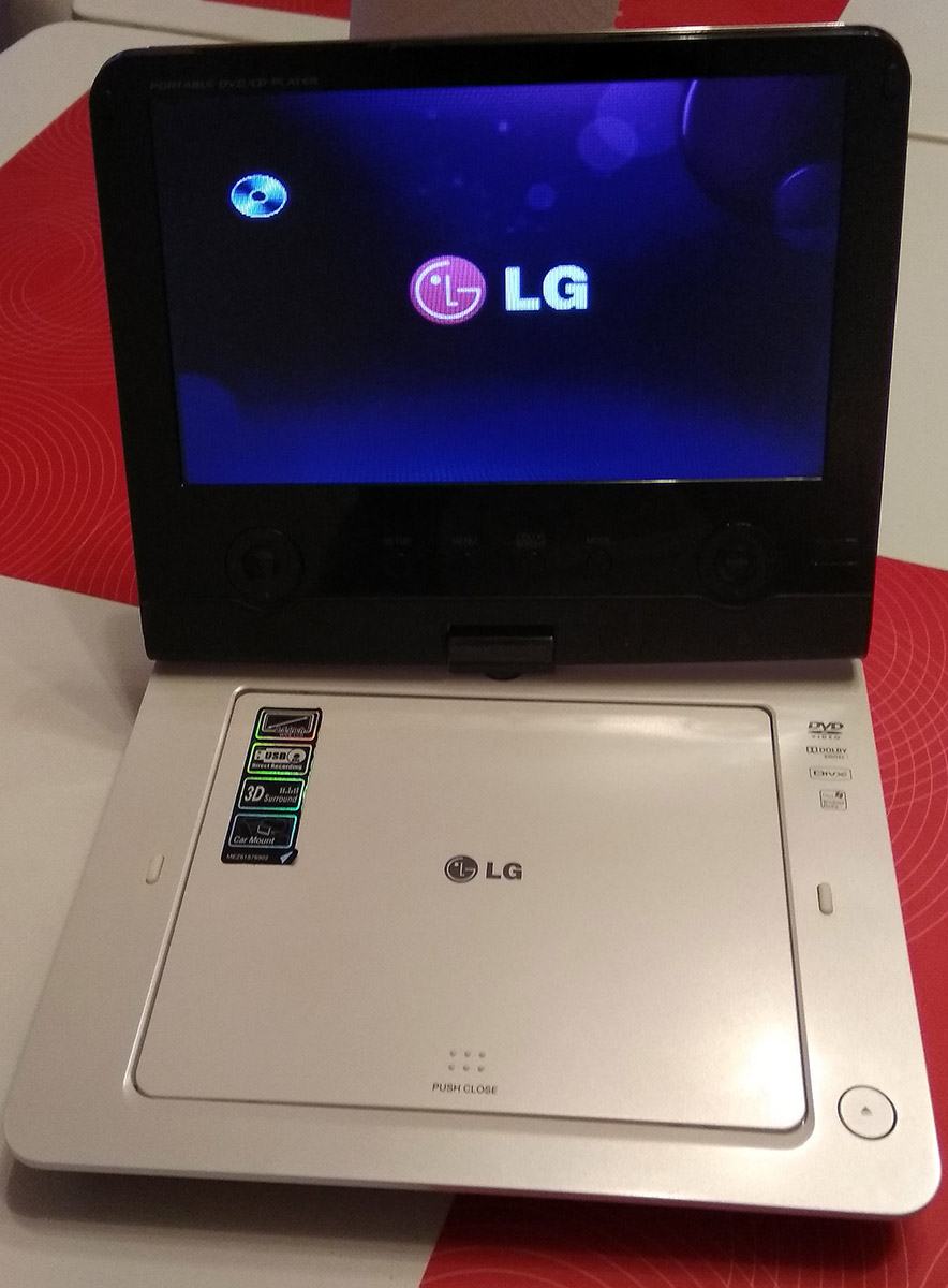 Portable dvd player LG DP481B divx mp3 recording