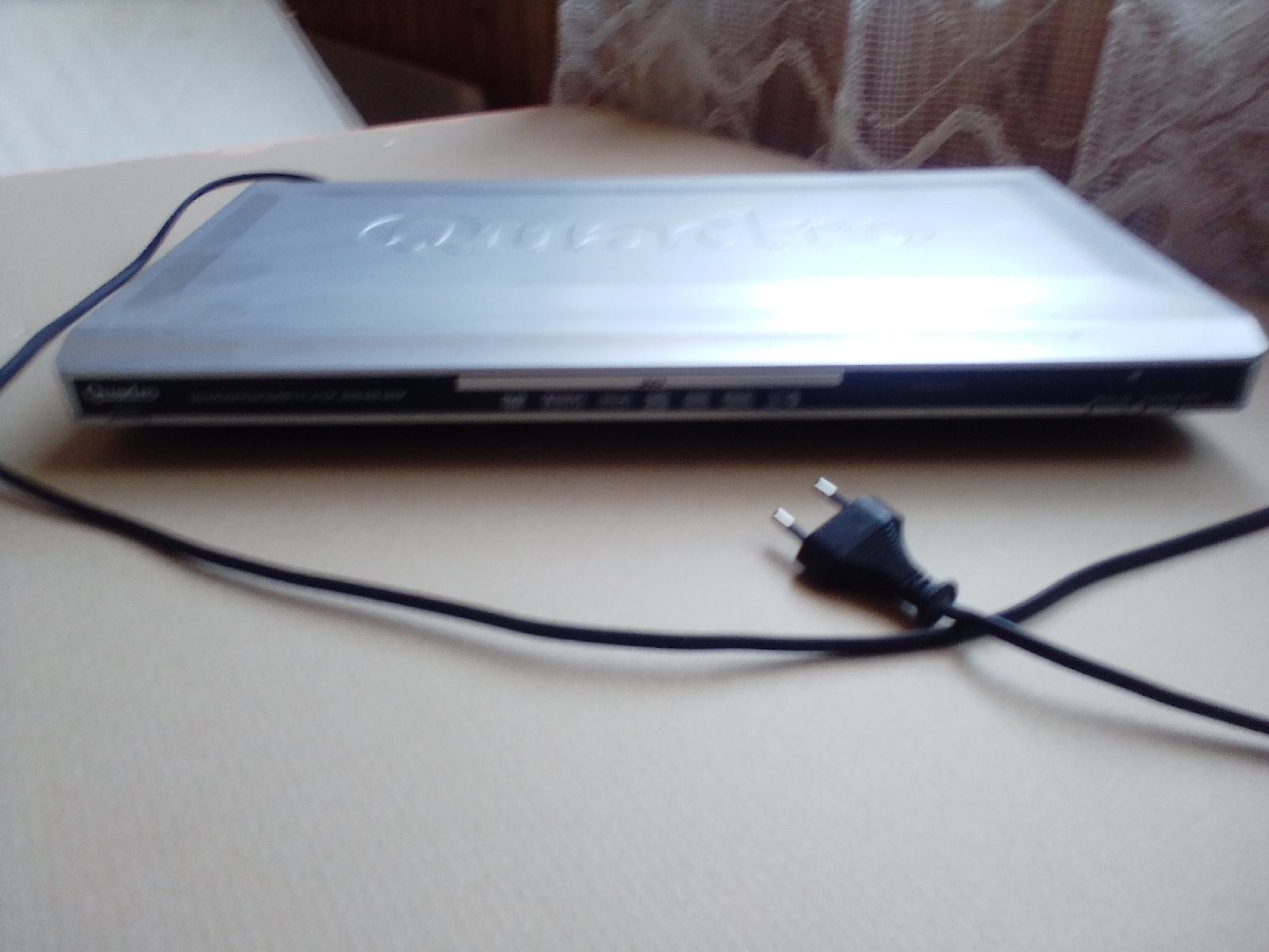 prodajem Quadro DVD player