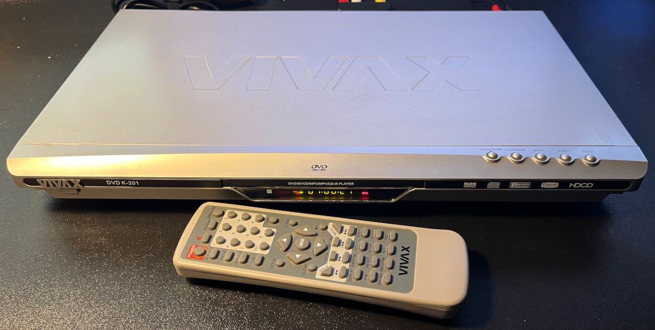Vivax DIVX-K201 DVD/CD player + daljinski