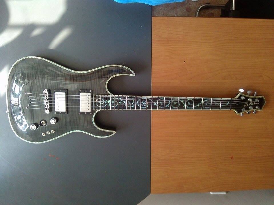 BC Rich Assassin FX6 električna gitara