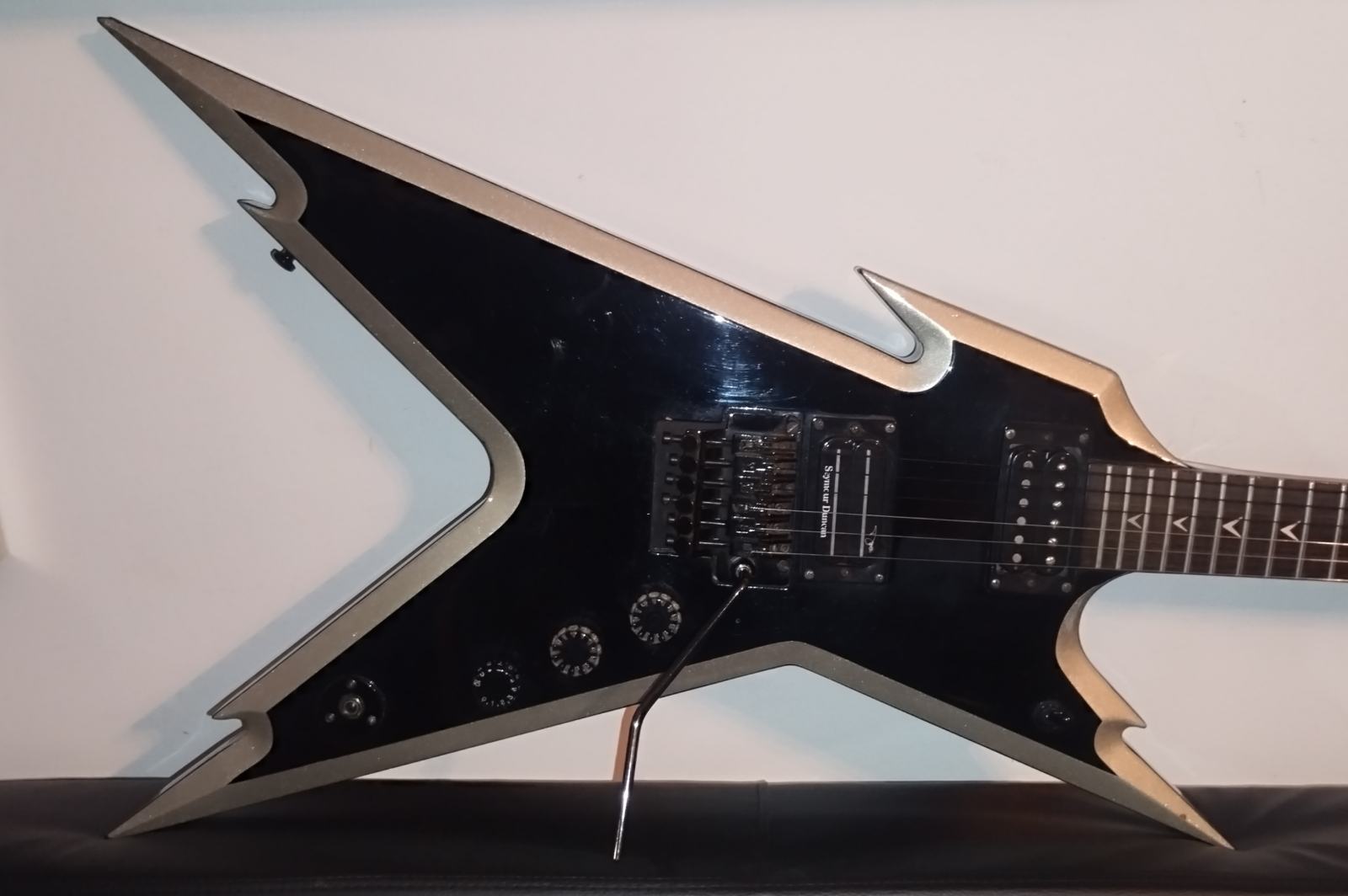 Dean Razorback Two-Tone Black/Silver