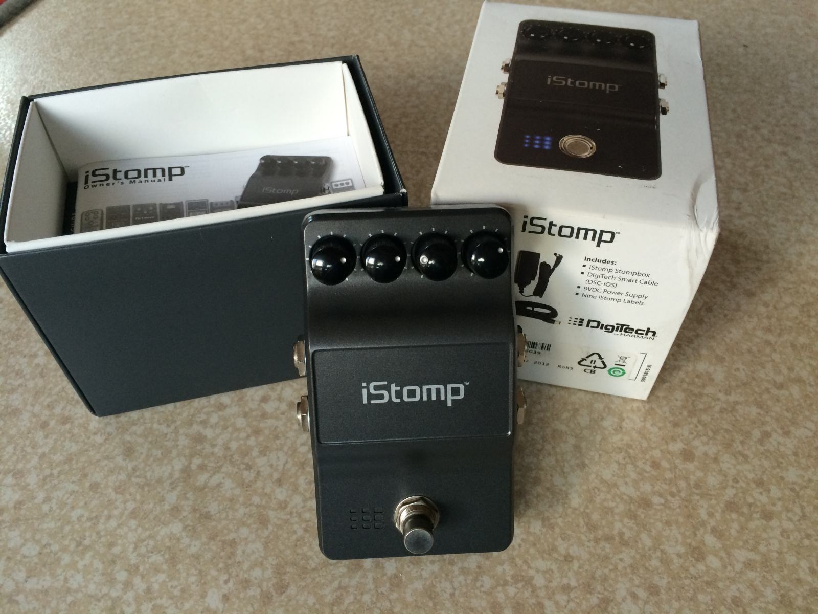 Digitech iStomp pedala reverb distortion delay chorus phaser flanger