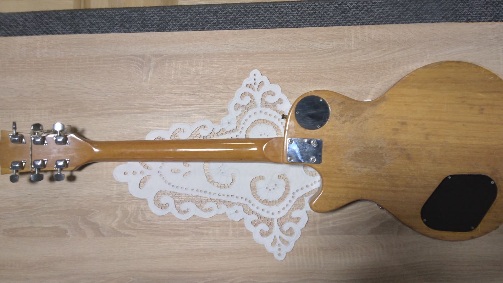 Elektricna gitara Kay K 30