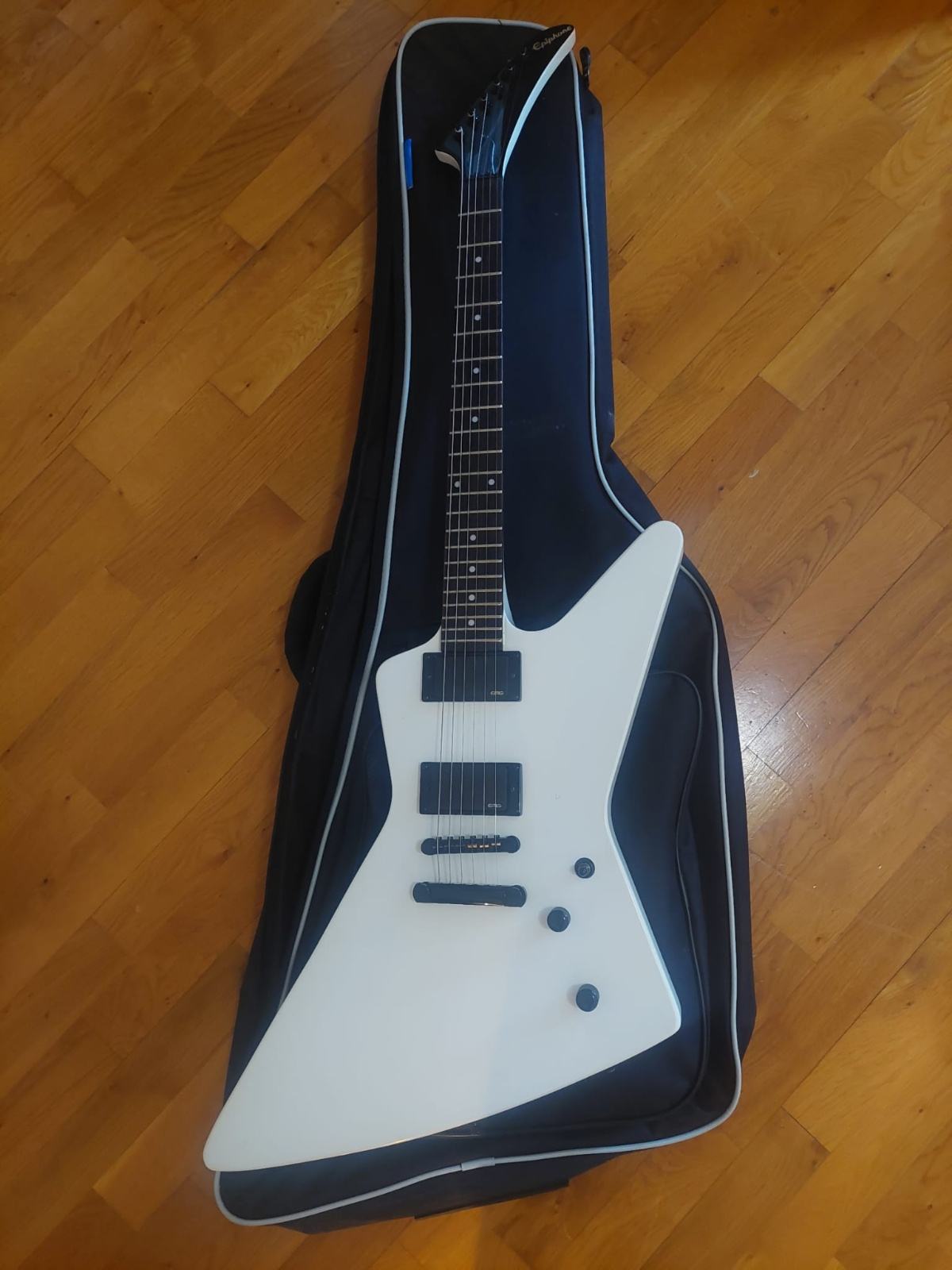 Epiphone Explorer 1984