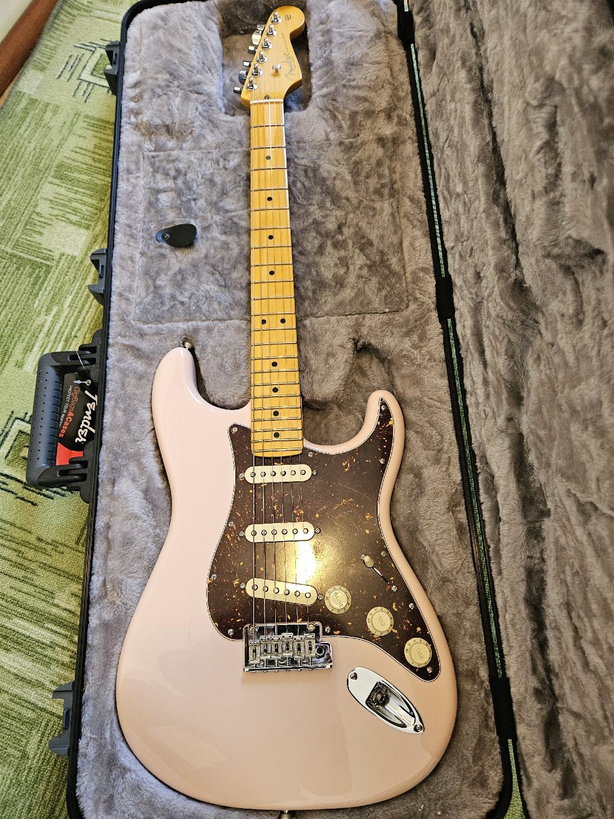 Fender American Stratocaster Professional 2 Limited Edition Shell Pink