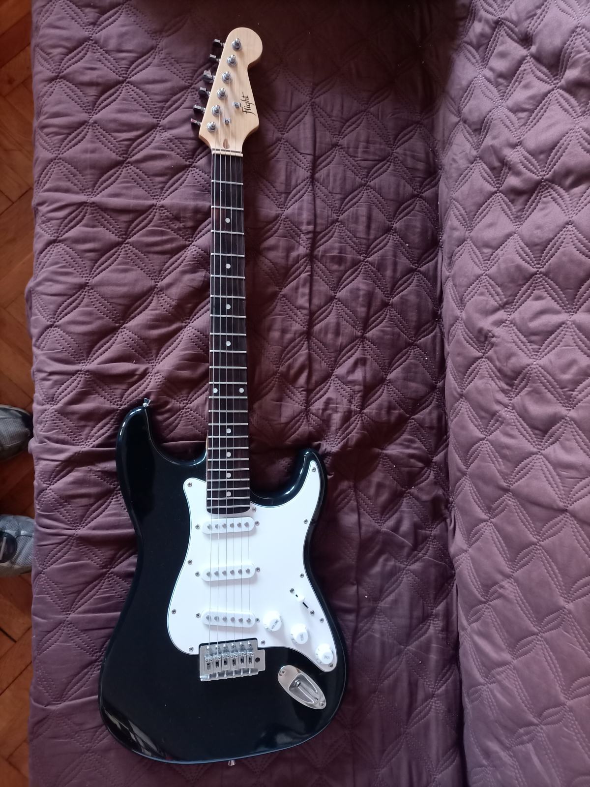 Gitara elektična Fender Flight