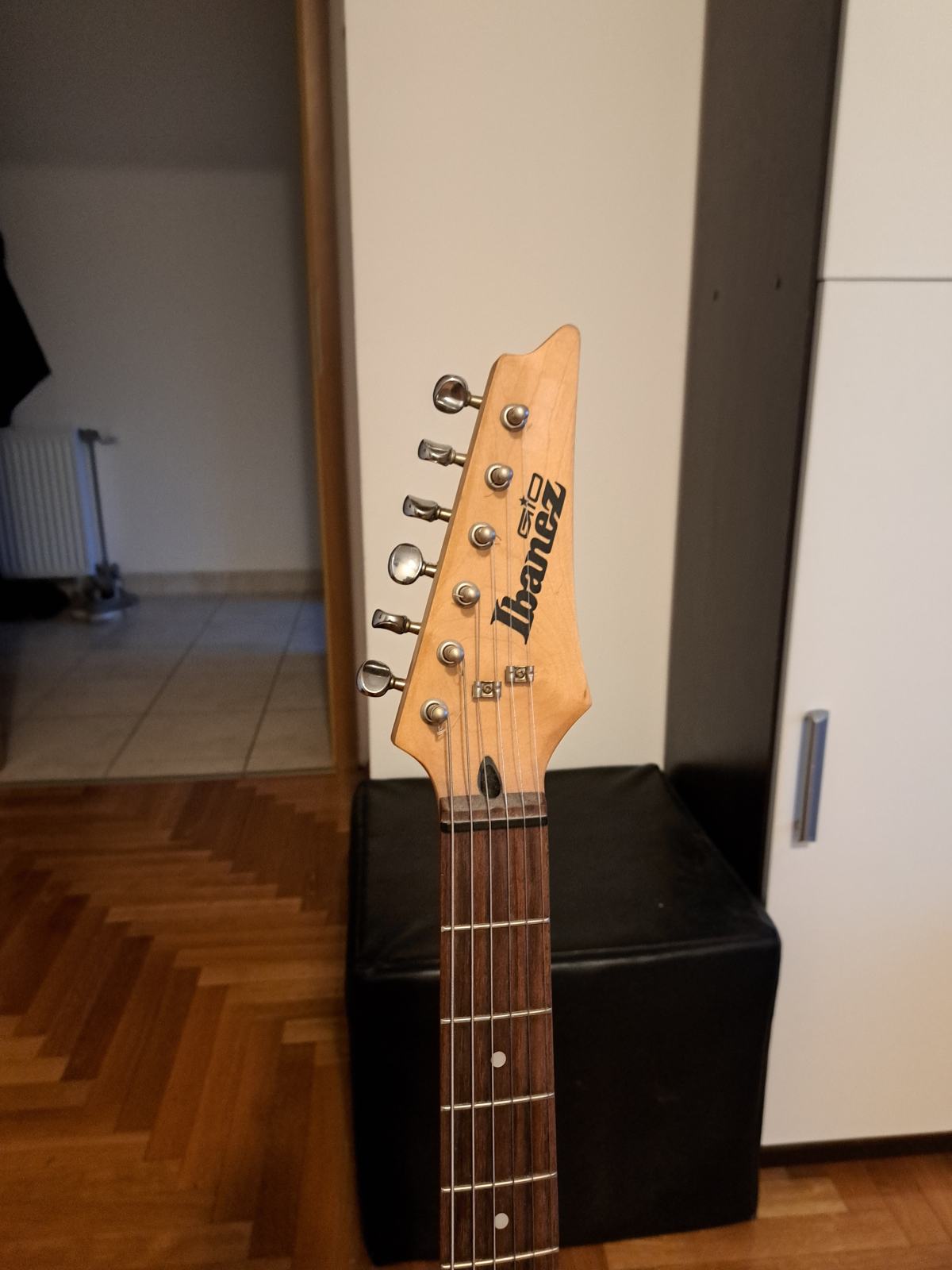 Ibanez Gio i Marshall MG30DFX pojačalo