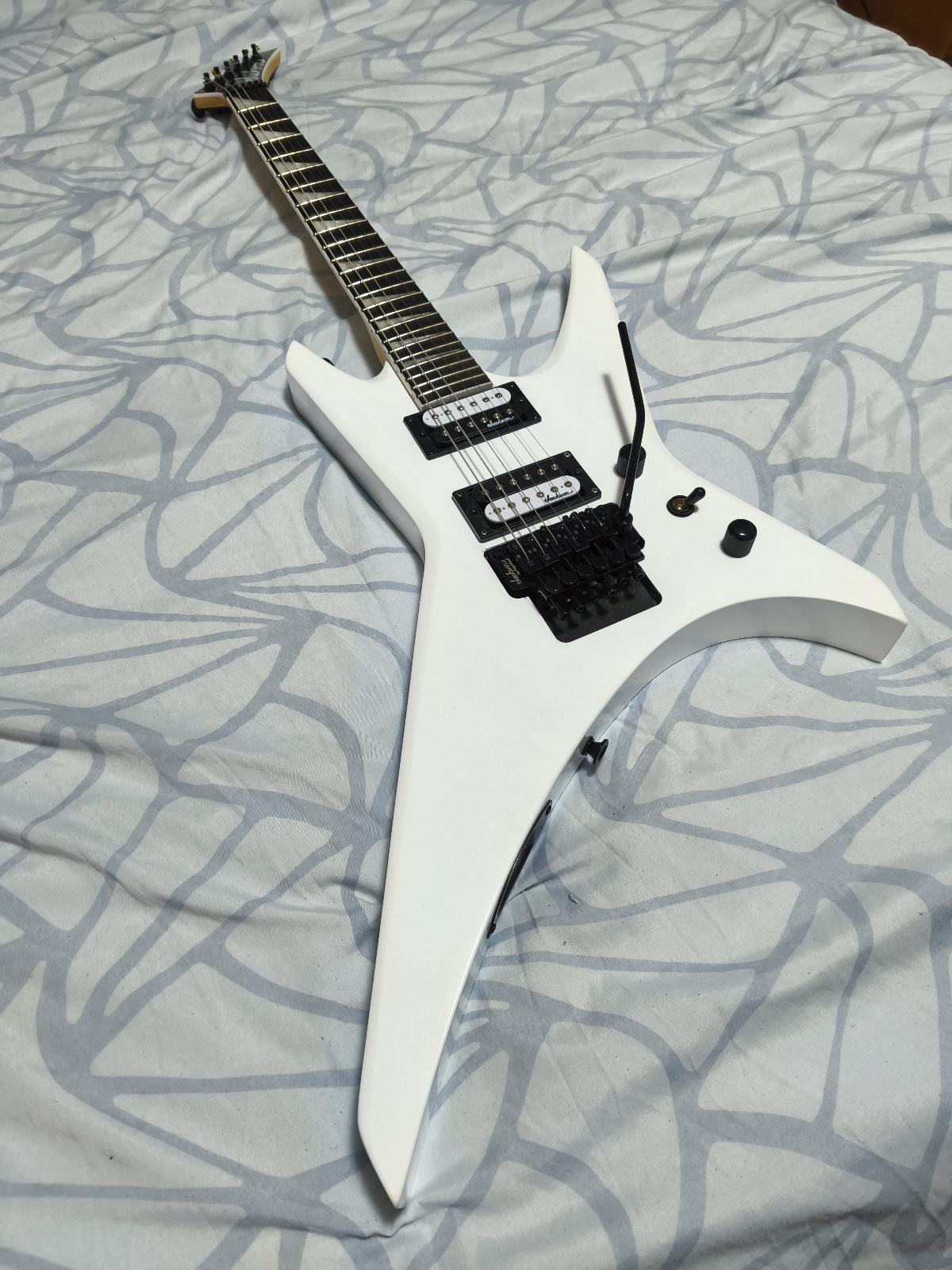 Jackson Warrior JS32 Snow White