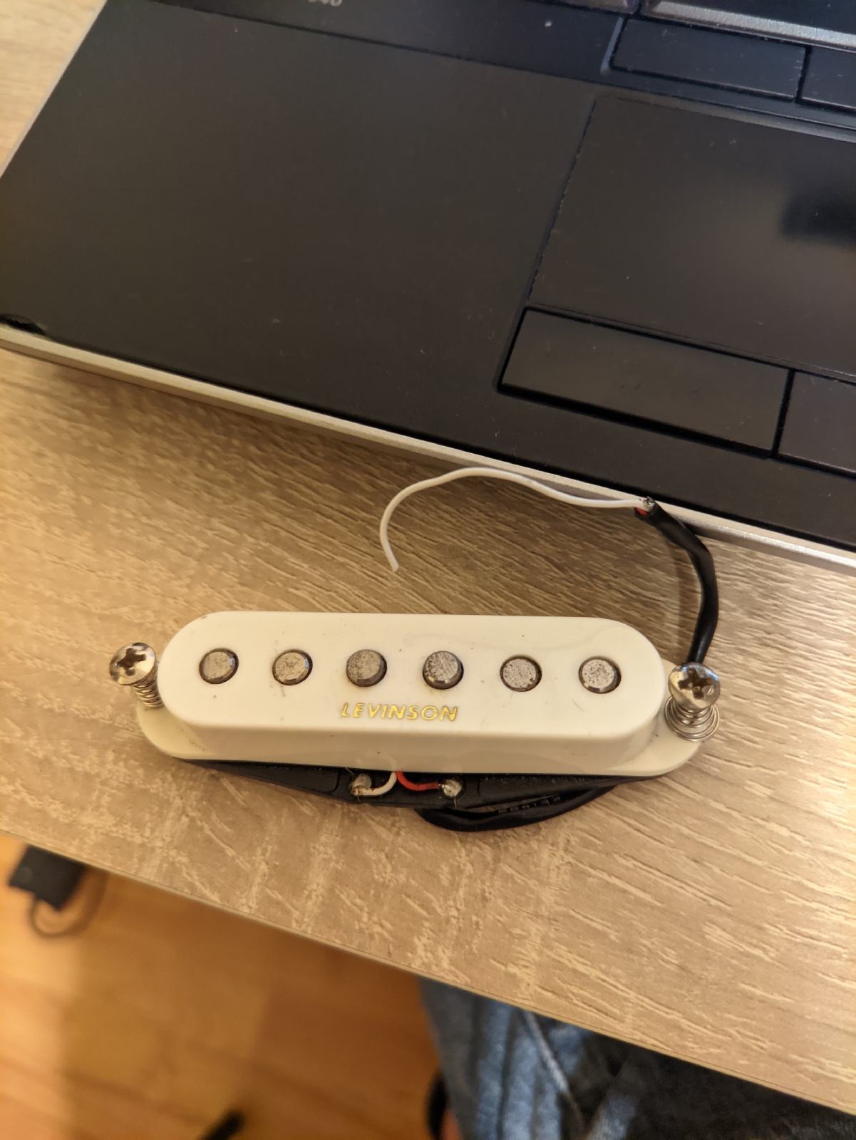 Levinson Blade VS-1 single coil magnet