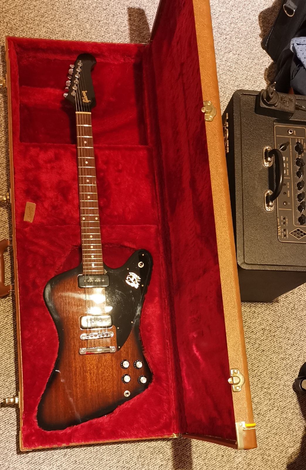 P90 Gibson Firebird Studio 2018 plus Vox AV15