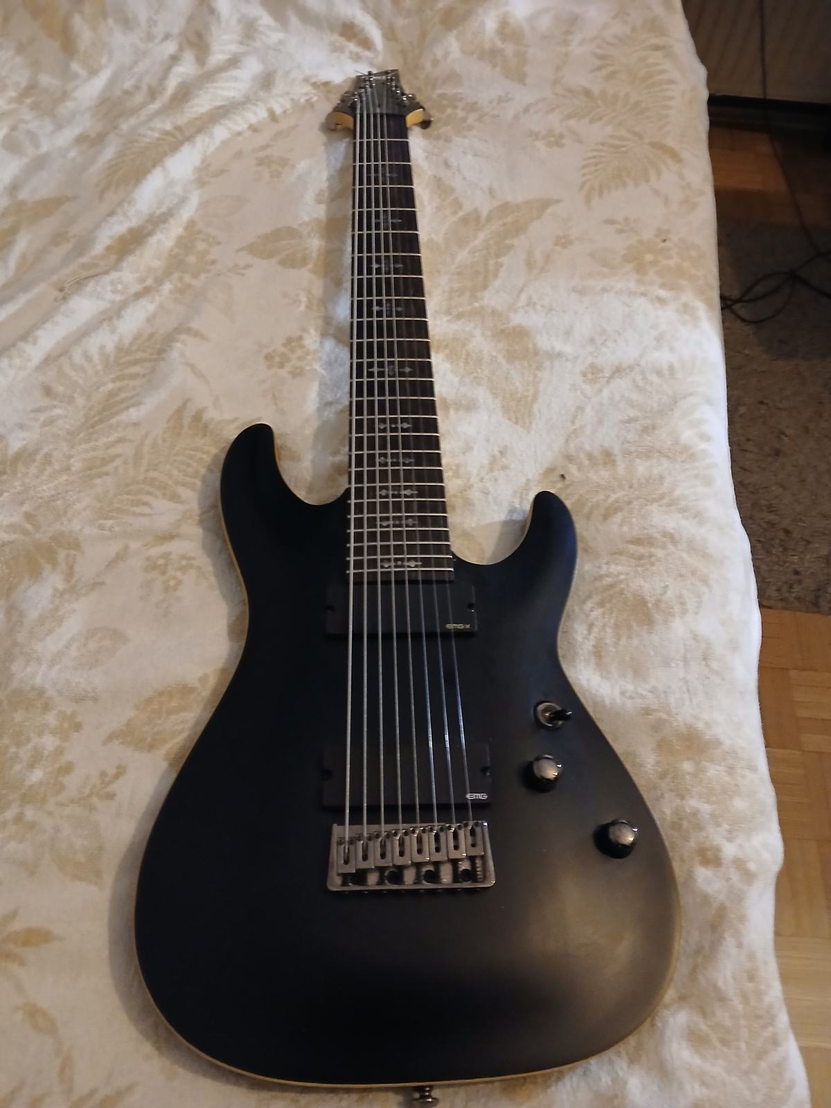 Schecter demon 8