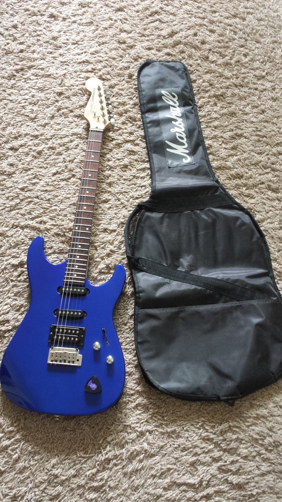 Squier by Fender Showmaster