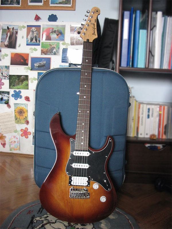 Yamaha Pacifica 412V OVS Hitno!