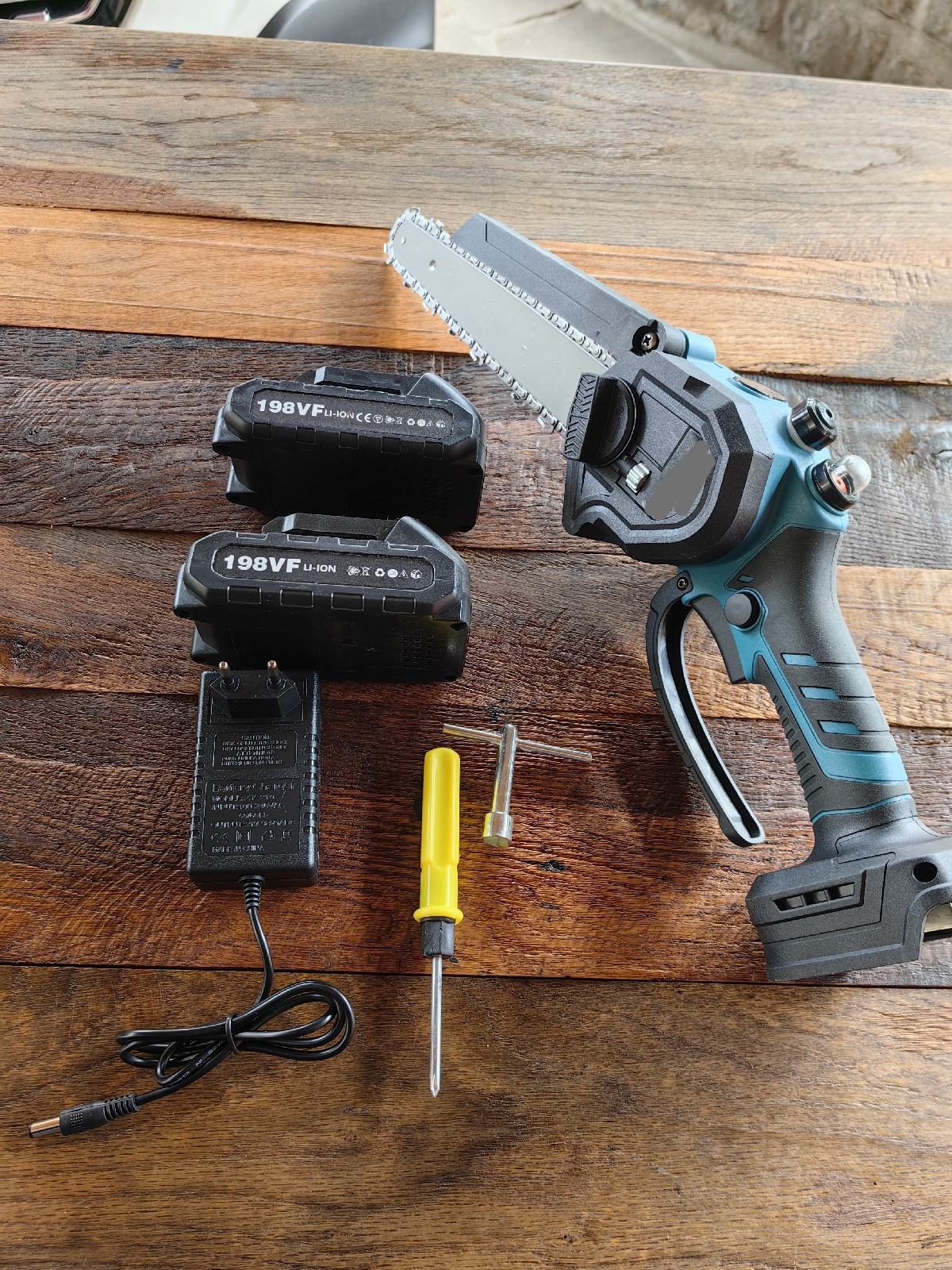 AKU MINI LANČANA PILA 8 20cm