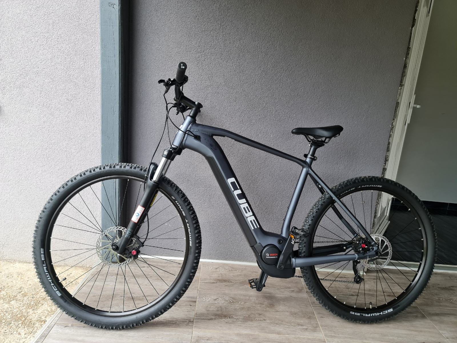E-bike CUBE REACTION HYBRID PERFORMANCE 500 METALLICGREY´N´WHITE